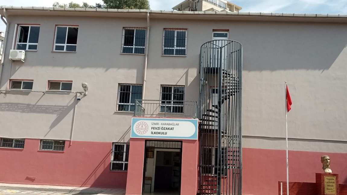 Fevzi Özakat İlkokulu İZMİR KARABAĞLAR Hakkında